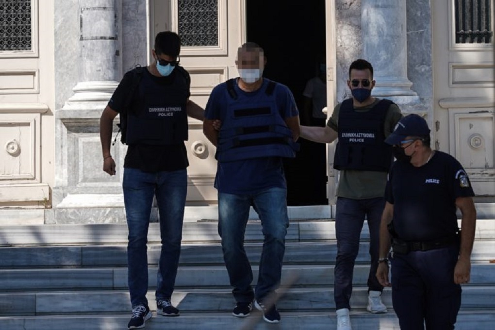 Στο εδώλιο ο αστυνομικός από τη Μυτιλήνη που κατηγορείται για βιασμό ...