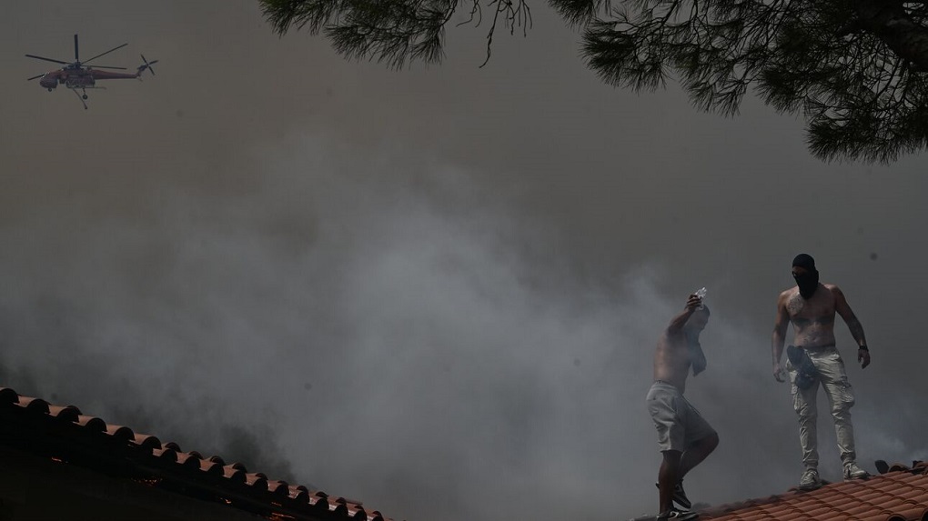 Φωτιές: Σκεπασμένη με καπνούς η Ελλάδα – Η εικόνα από τον Διεθνή ...
